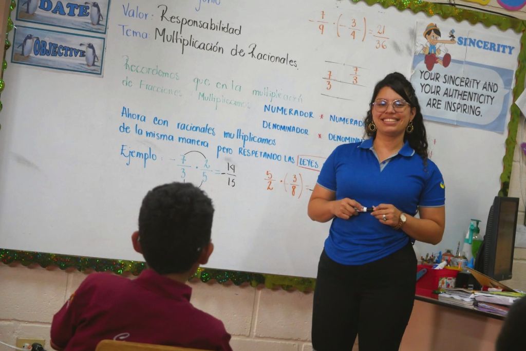Meet Charismatic Math Teacher: Mrs. Alejandra Rosales!
